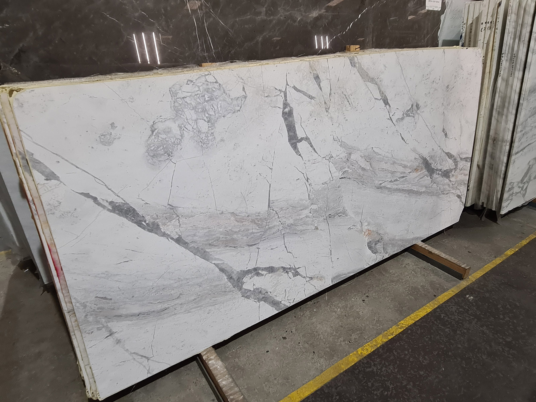 Invisible White - SMG Stone